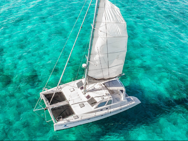 Paradise Explorer Catamaran - Cancun