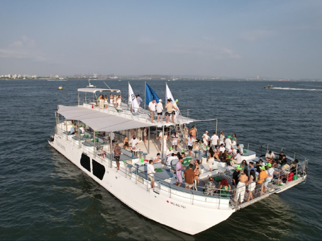 Catamarán Flamante. - Cartagena