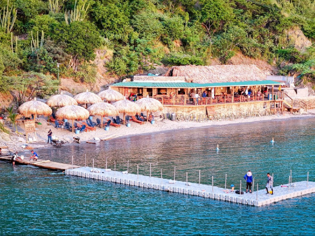 Pasadía Calderon Beach Club - Santa Marta